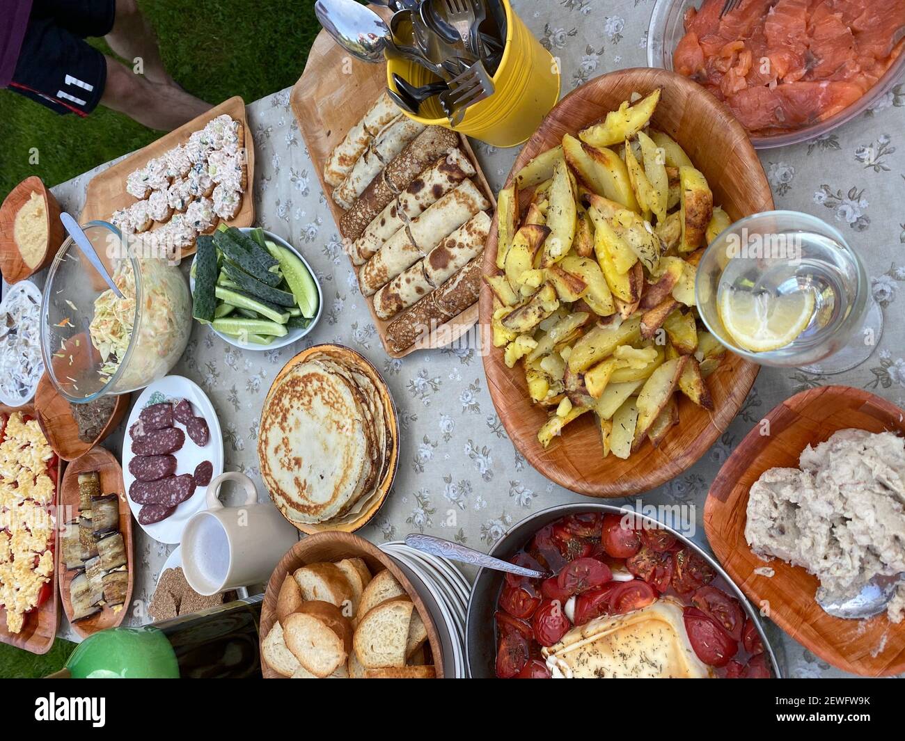Party food table hi-res stock photography and images - Alamy