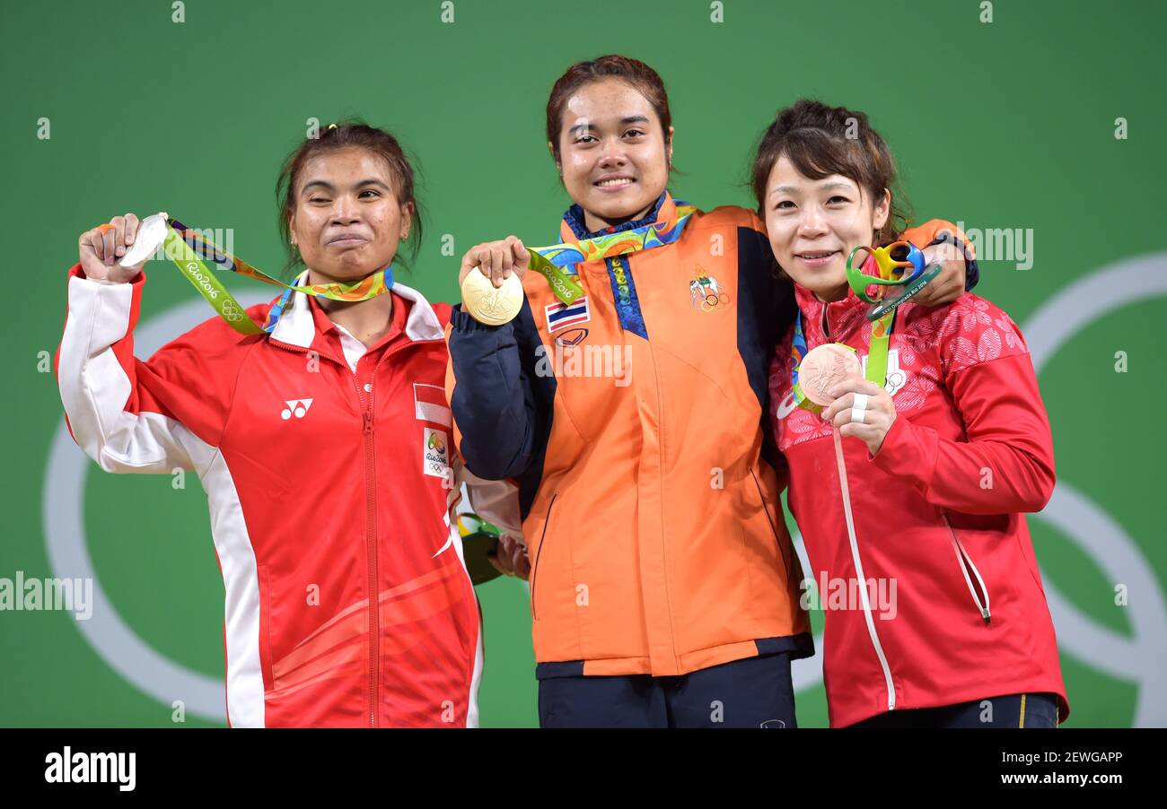 (160806) -- RIO DE JANEIRO, Aug. 6, 2016 (Xinhua) -- Gold medalist ...