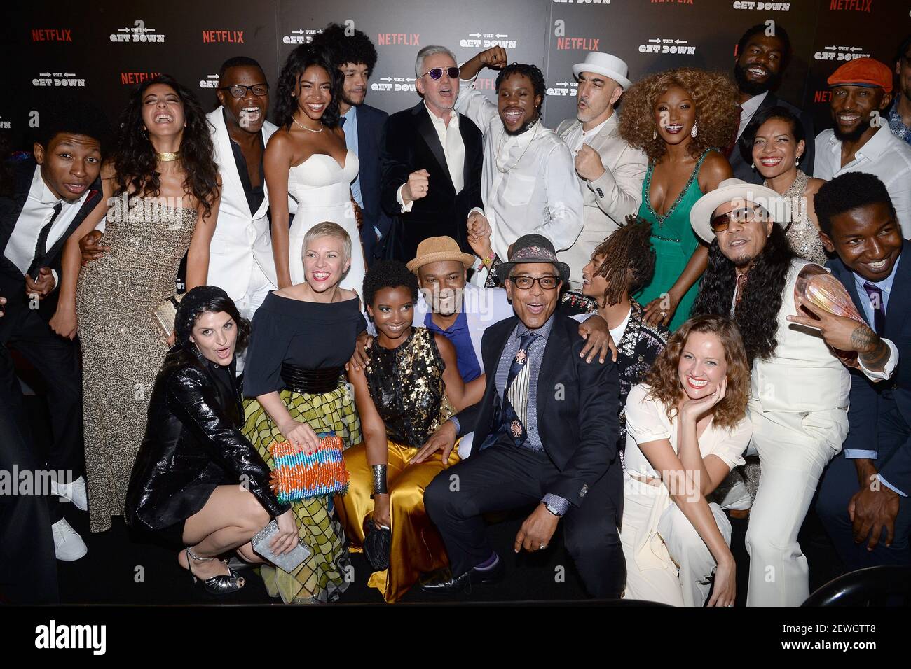 xCast and crew of Netflix' 'The Get Down' pose together at 'The Get ...