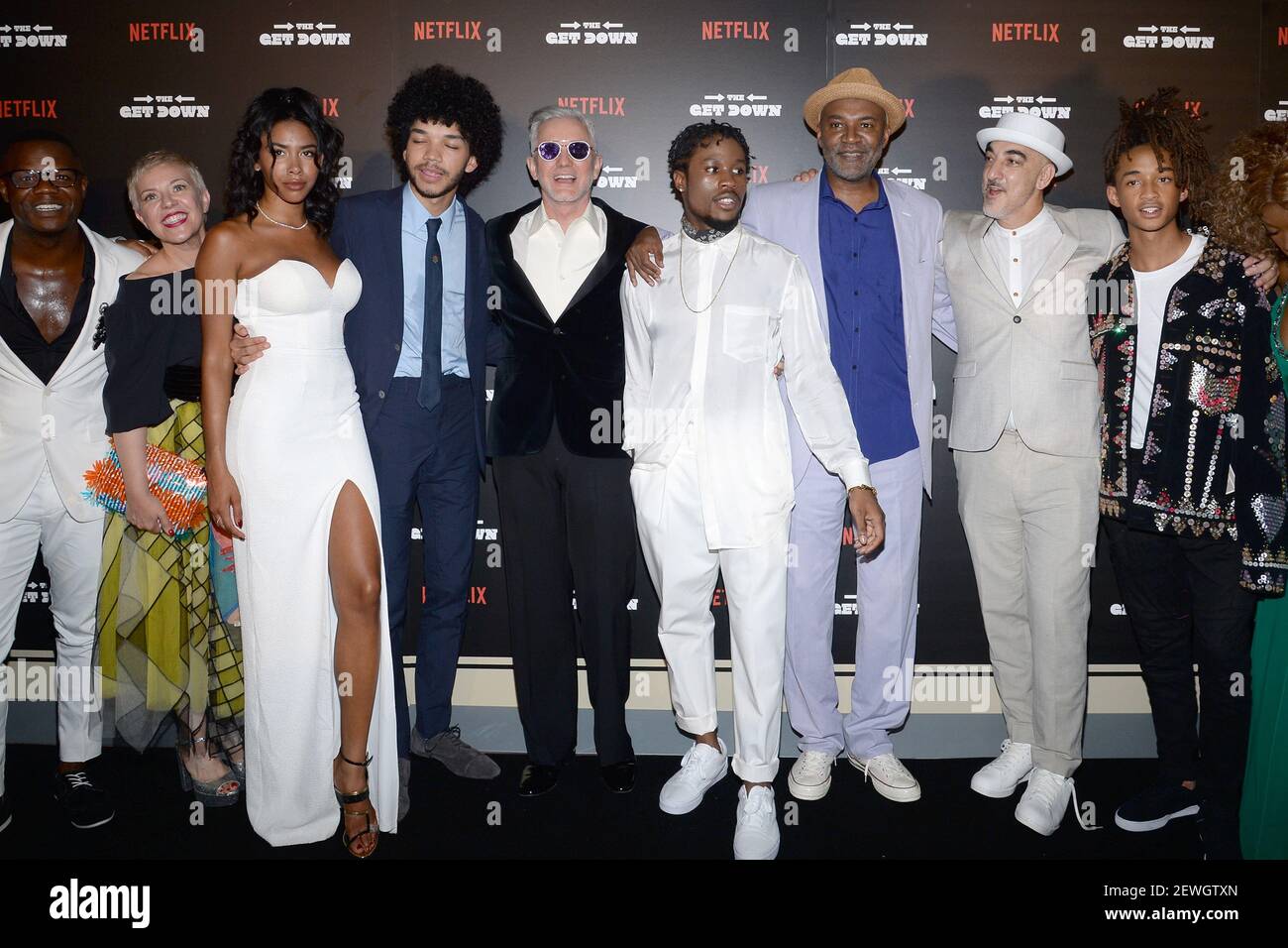 xCast and crew of Netflix' 'The Get Down' pose together at 'The Get ...