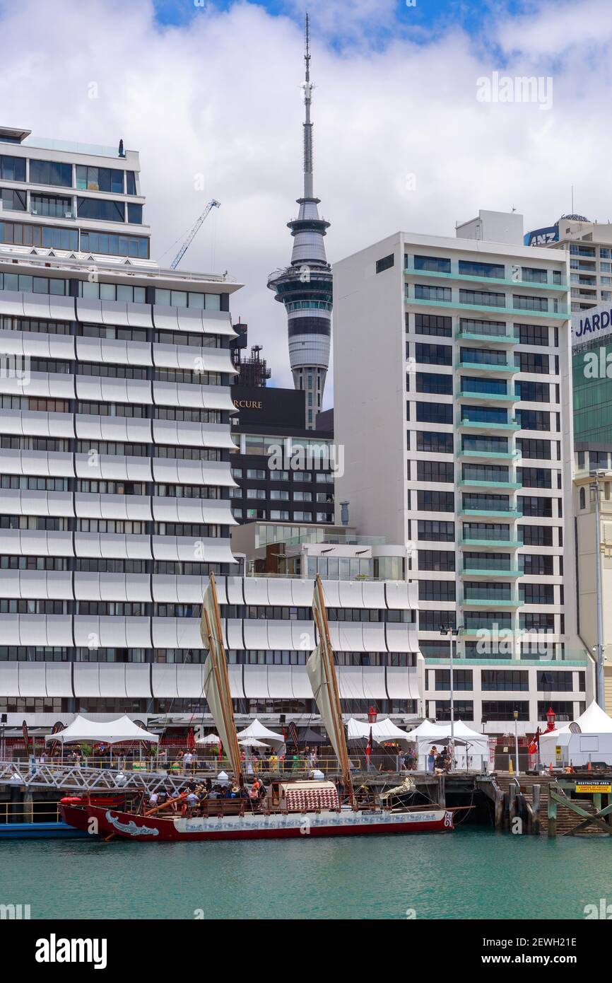 Maori waka hi-res stock photography and images - Alamy