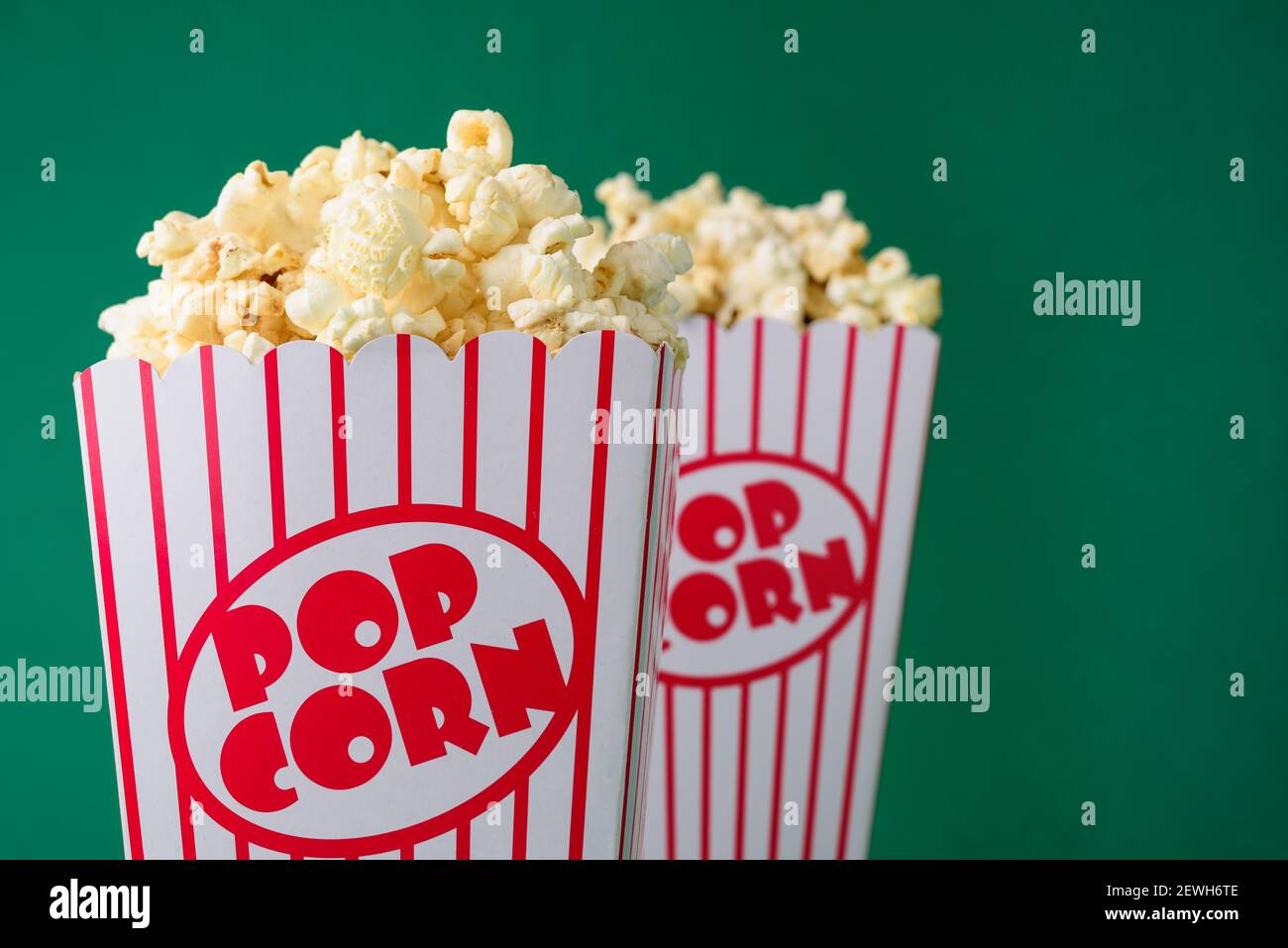 Green white popcorn bucket hi-res stock photography and images - Alamy
