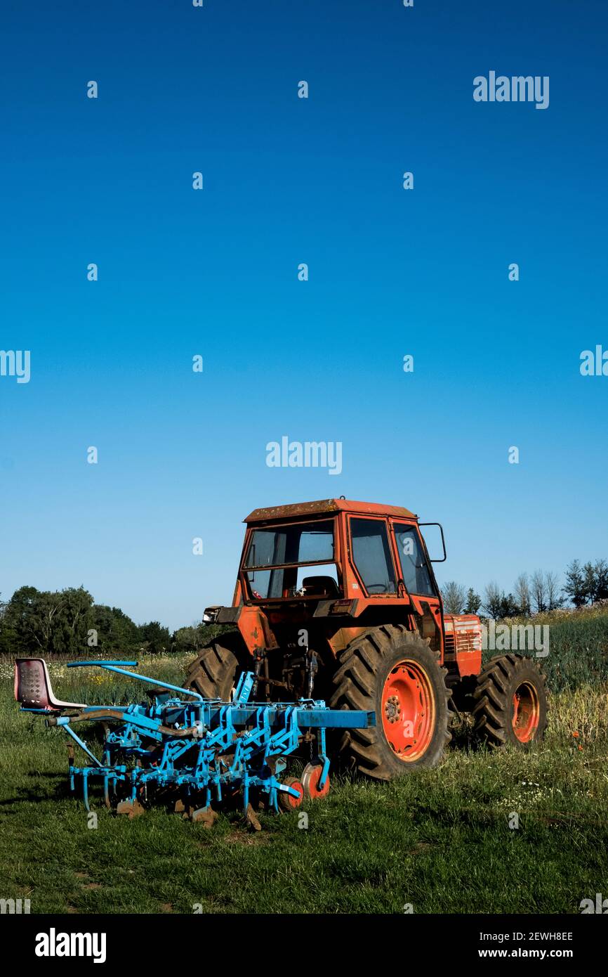 Small red tractor england hi-res stock photography and images - Alamy