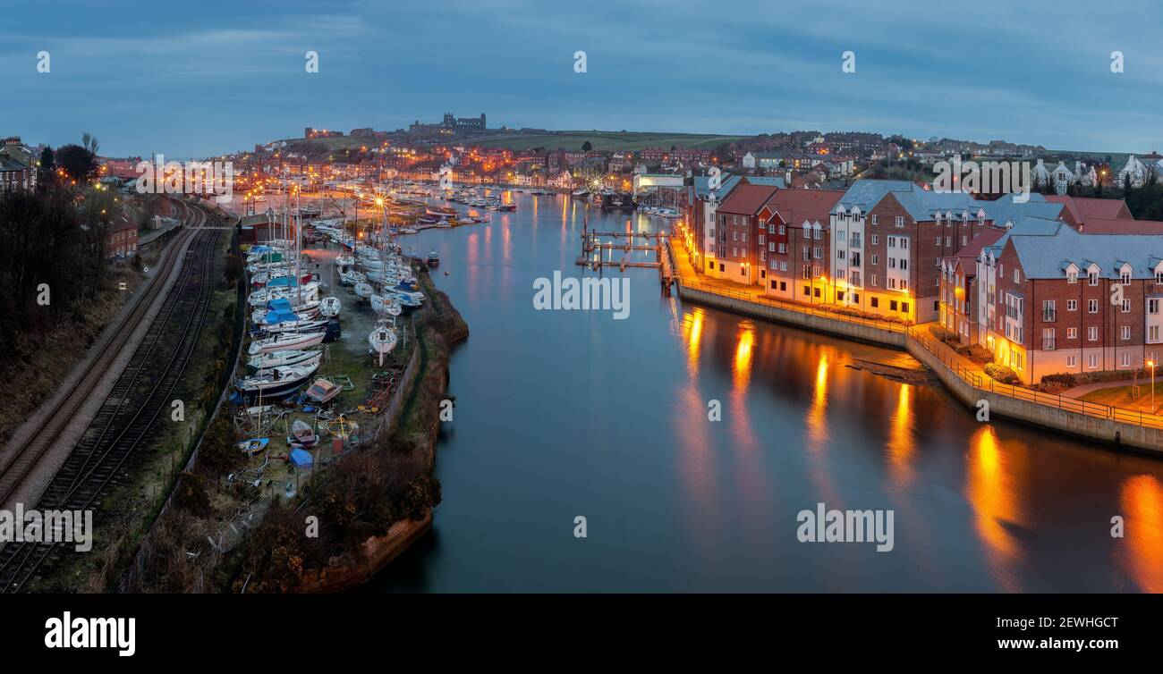 Nights skyline hi-res stock photography and images - Alamy