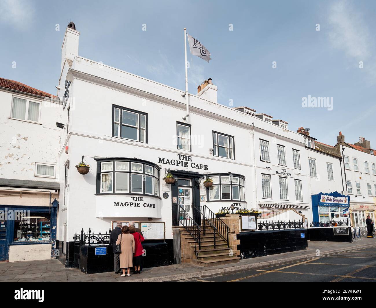 Magpie road hi-res stock photography and images - Alamy