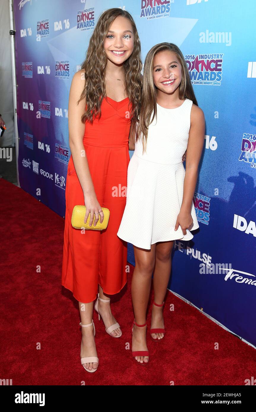 L R Maddie Ziegler And Mackenzie Ziegler Arrives At The 2016 Industry