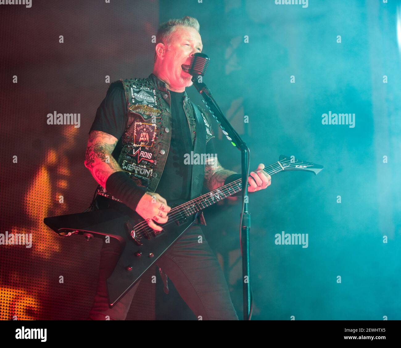 James Hetfield of Metallica performs live at U.S. Bank Stadium in ...