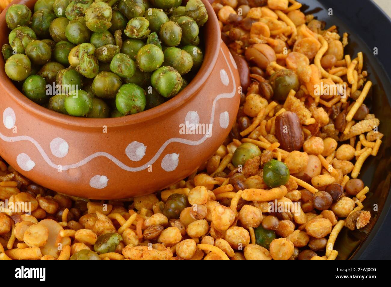 Indian deep fried snack hi-res stock photography and images - Alamy