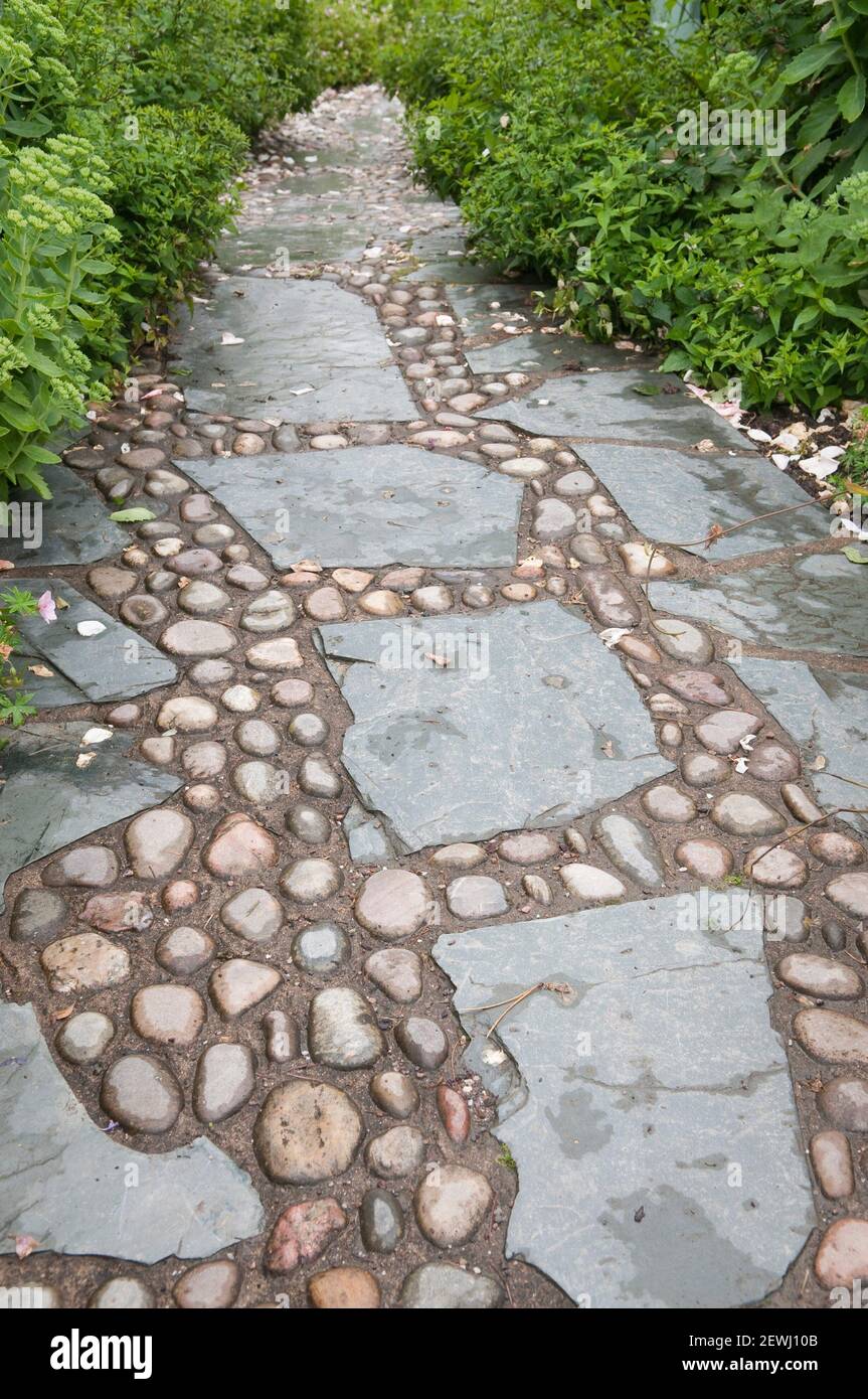 Cobblestone Garden Path High Resolution Stock Photography and Images ...