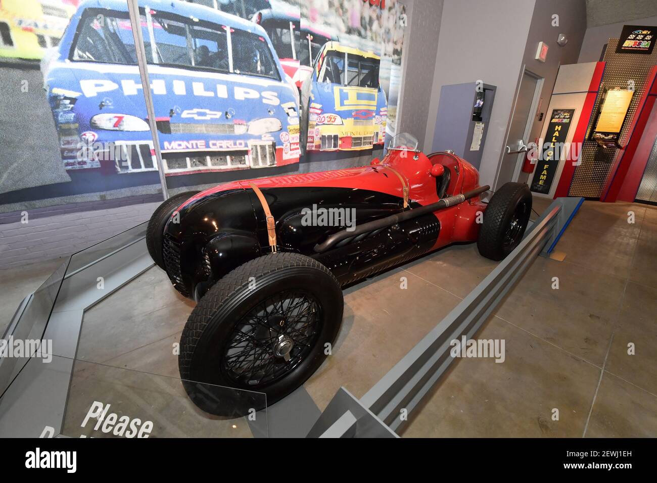 The 1936 Maserati V8 RI on display at the Saratoga Auto Museum in ...