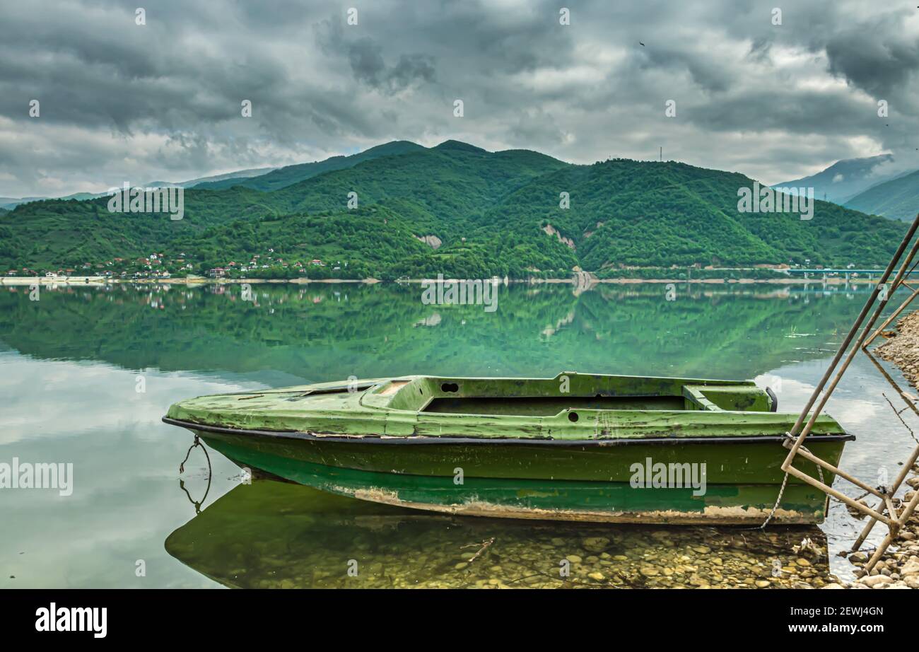 Lake boat hi-res stock photography and images - Alamy