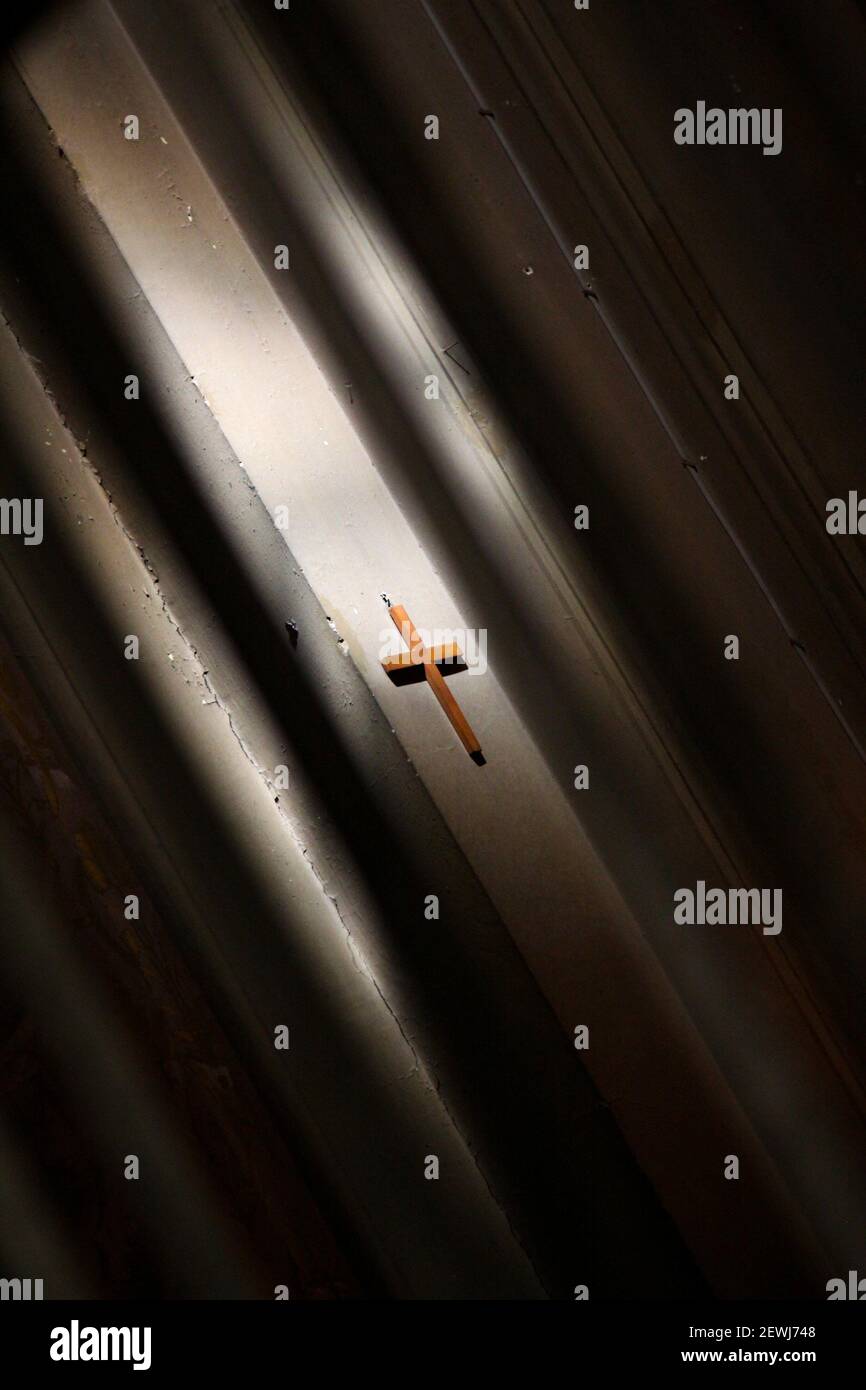 Simple cross hi-res stock photography and images - Alamy