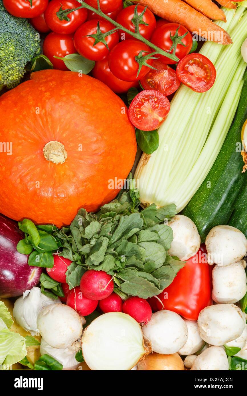 Portrait format tomato image hi-res stock photography and images - Alamy