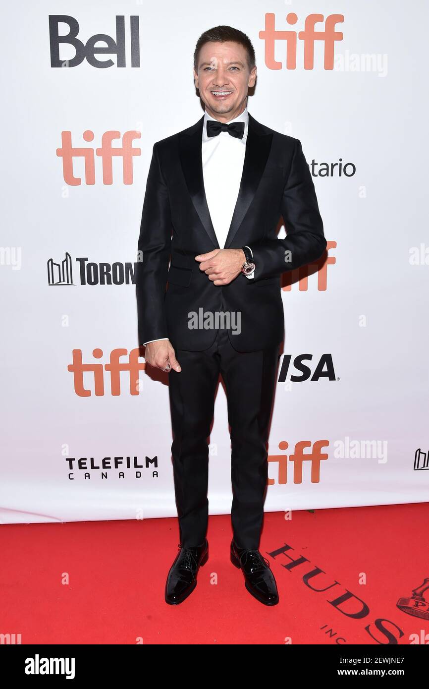 ActorJeremy Renner attends the "Arrival" Premiere during the 2016 ...