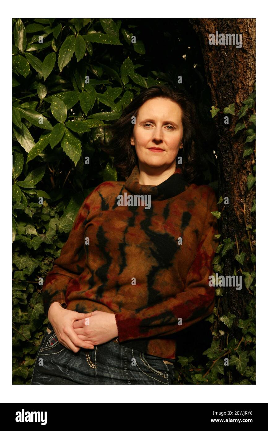 Writer Tania Glyde at home in north Londonpic David Sandison 17/1/2008 ...