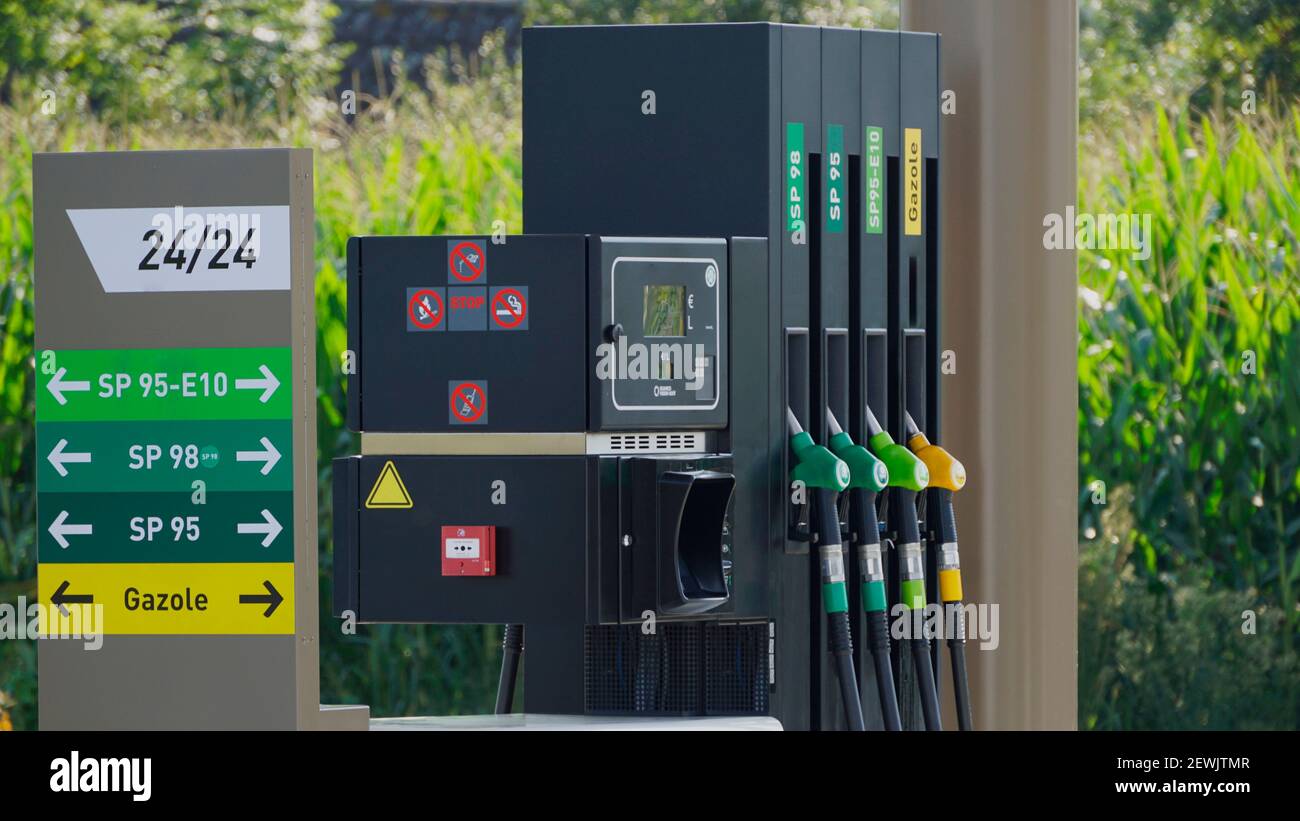 Gas filling gun hi-res stock photography and images - Alamy