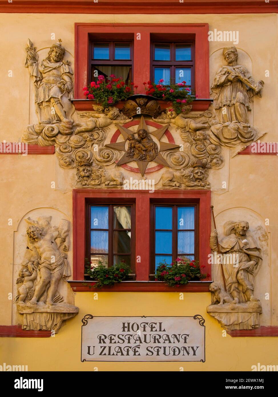 House of the golden well hi-res stock photography and images - Alamy