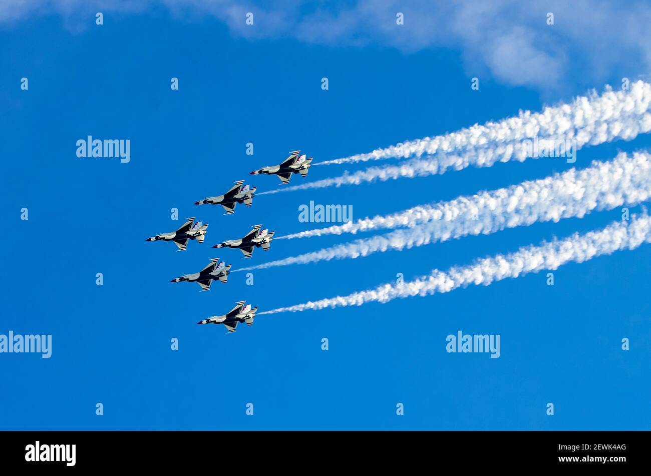 Us air force acrobatic team hi-res stock photography and images - Alamy
