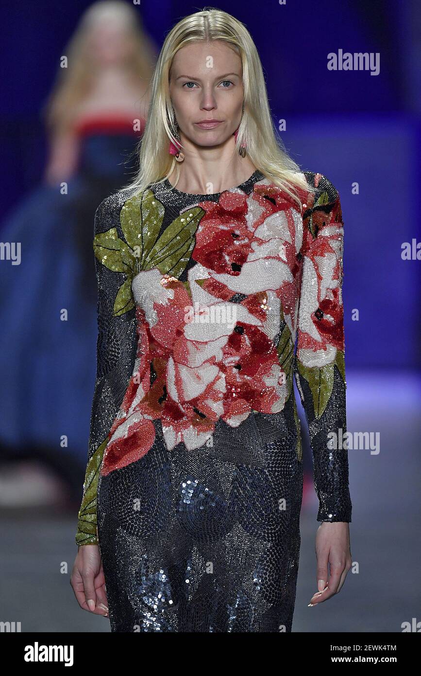 Model attends NY: Naeem Khan RTW Spring Summer 2017 on September 14 ...