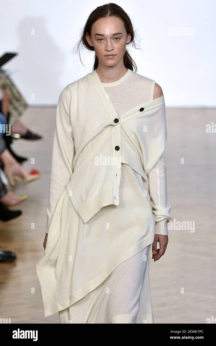 Model attends London: Pringle of Scotland RTW Spring Summer 2017 on ...