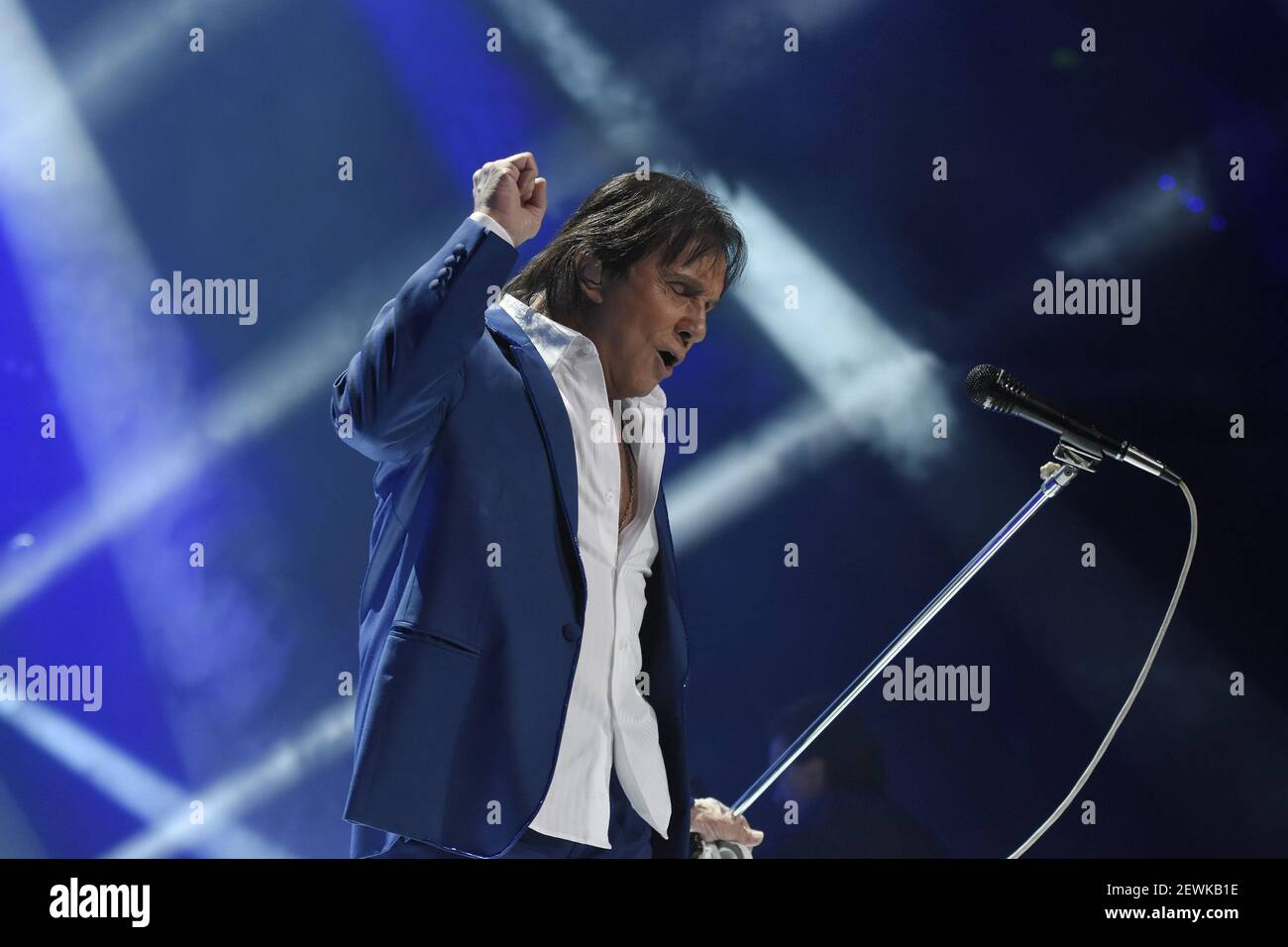 Singer Roberto Carlos performs on stage '50th anniversary tour' at ...