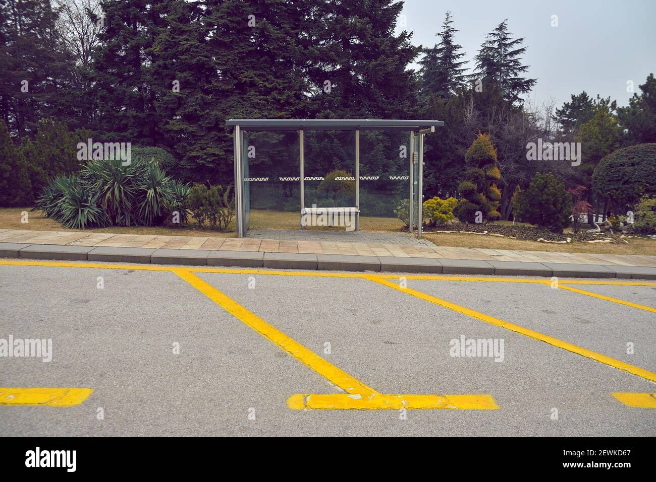 Empty bus stop hi-res stock photography and images - Alamy