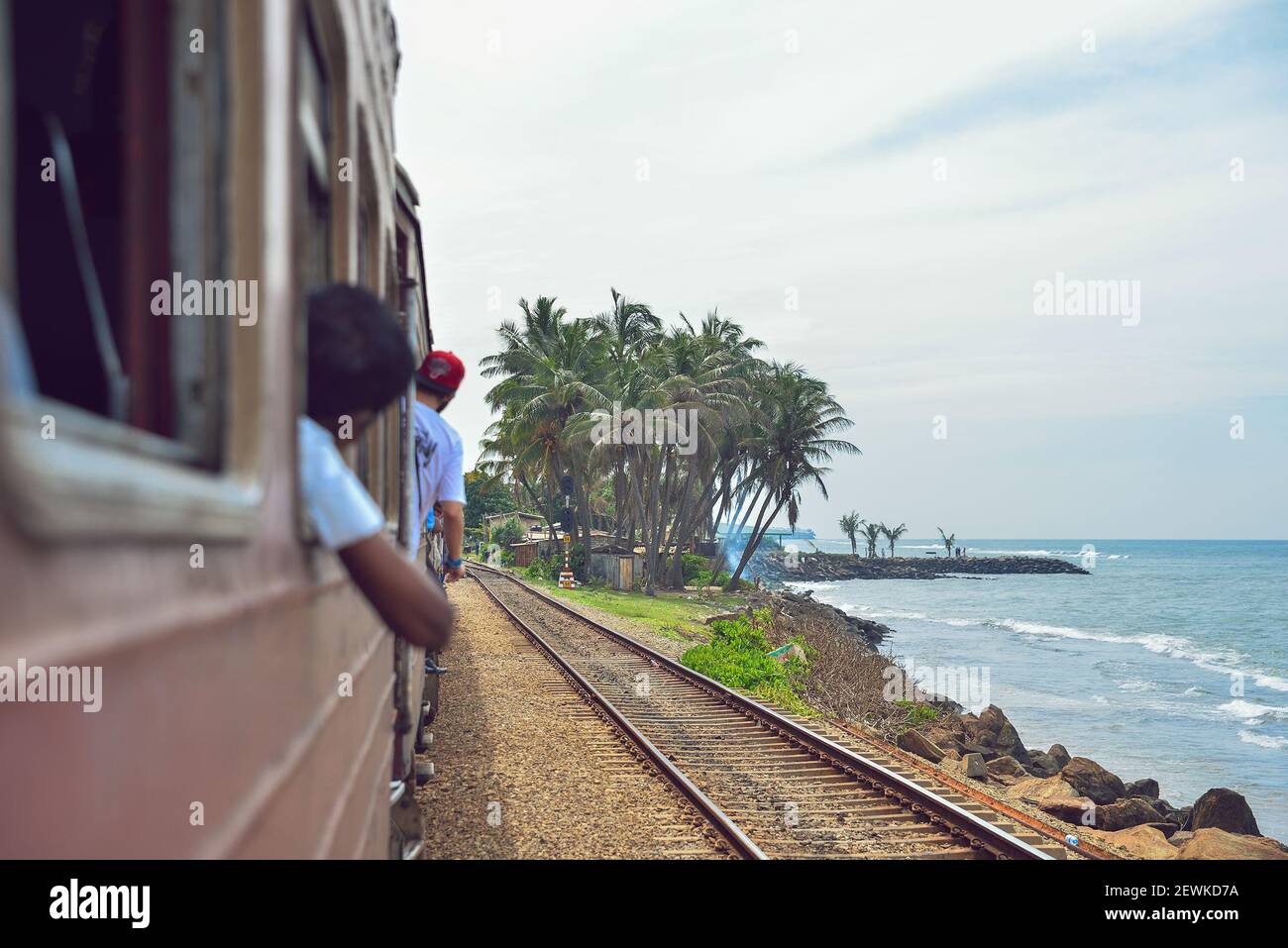 Train rides along ocean hi-res stock photography and images - Alamy