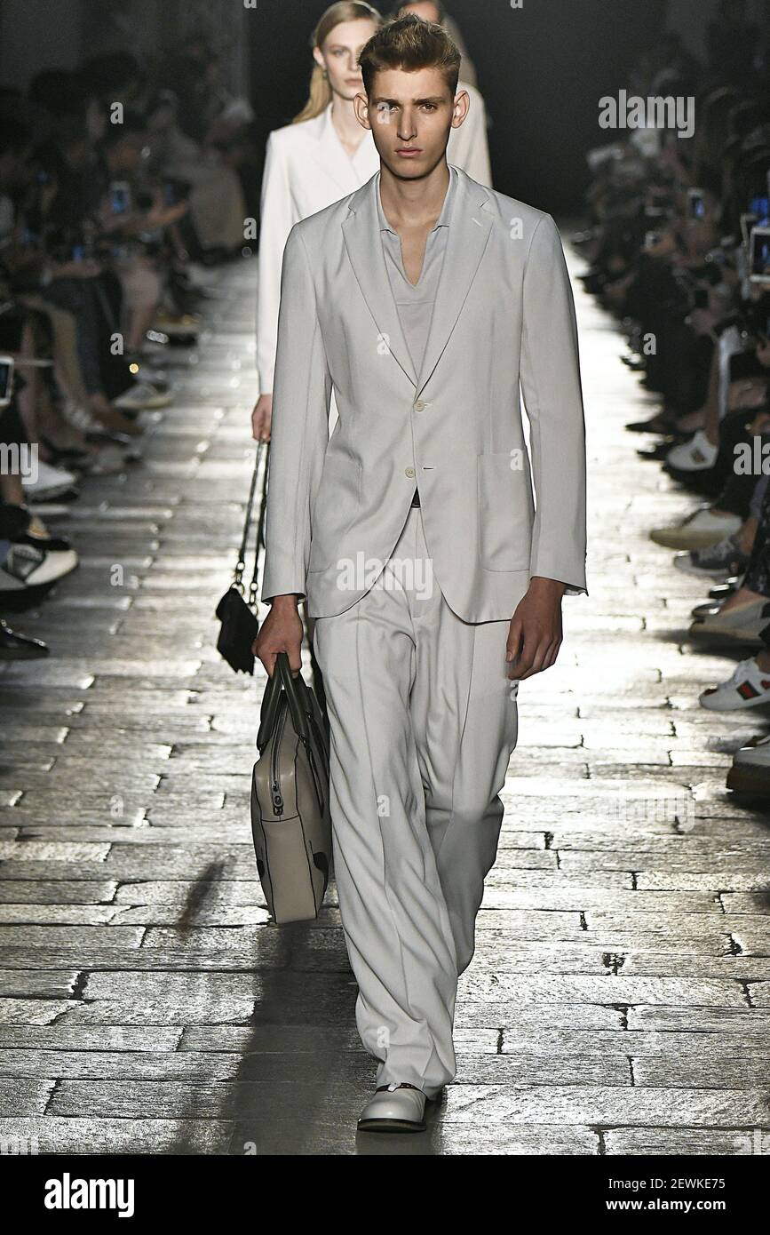Yanniek Buijs on the catwalk for Milan: Bottega Veneta RTW Spring ...