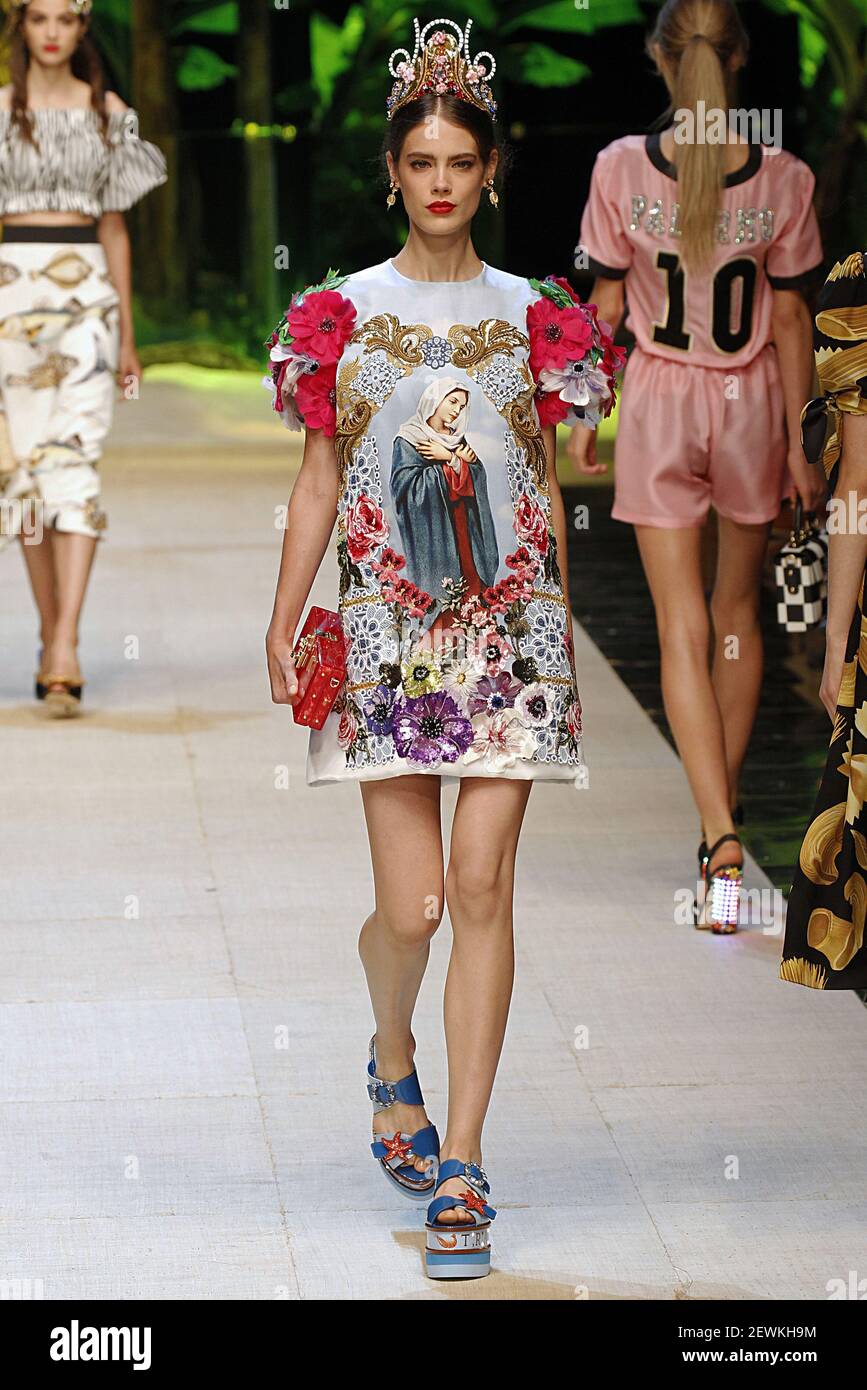 Taja Feistner on the catwalk for Milan: Dolce & Gabbana RTW Spring ...