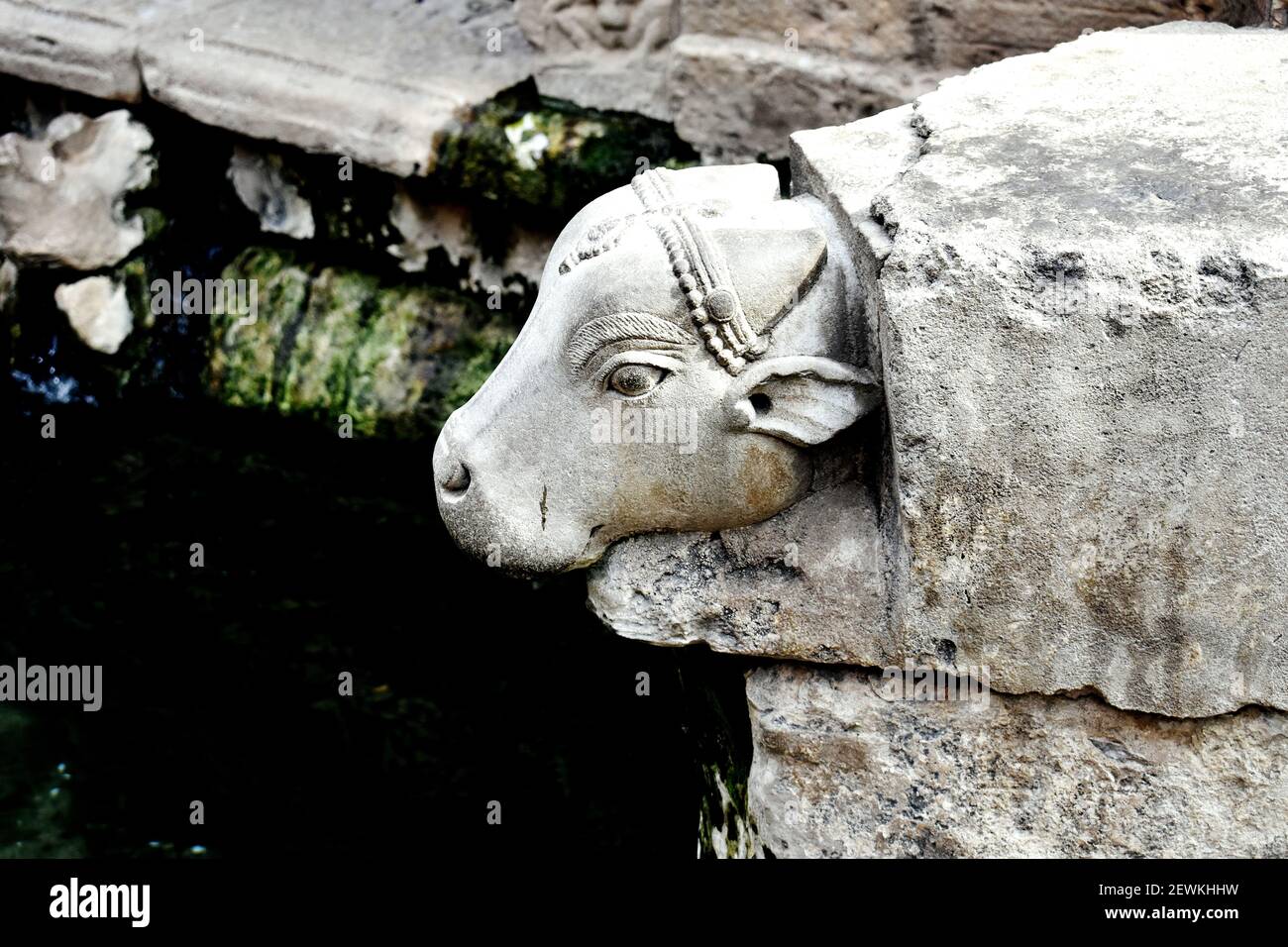 Stone cow sculpture hi-res stock photography and images - Alamy