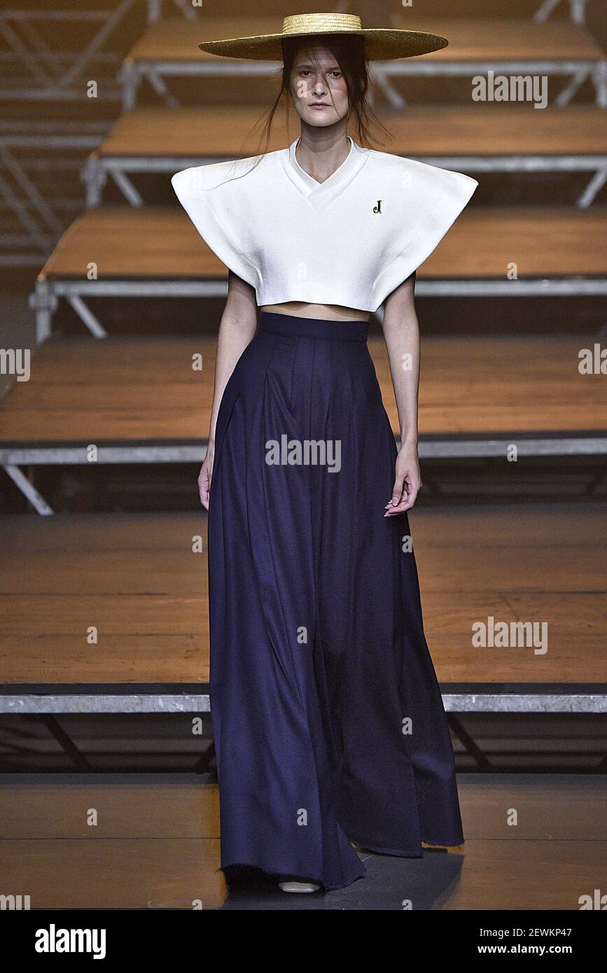 Marie Piovesan attends Paris: Jacquemus RTW Spring Summer 2017 on ...