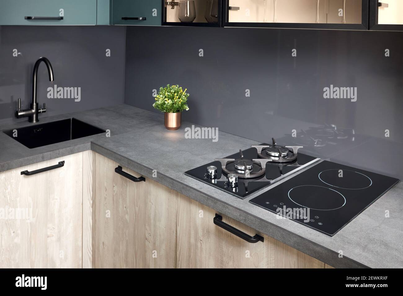 Aqua panels hi-res stock photography and images - Alamy