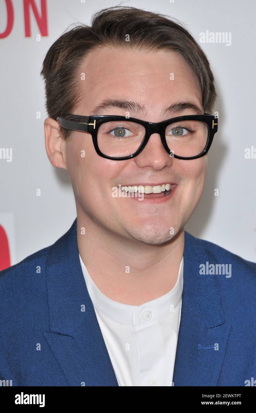 Mitchell Davis arrives at The 6th Annual Streamy Awards held at the ...