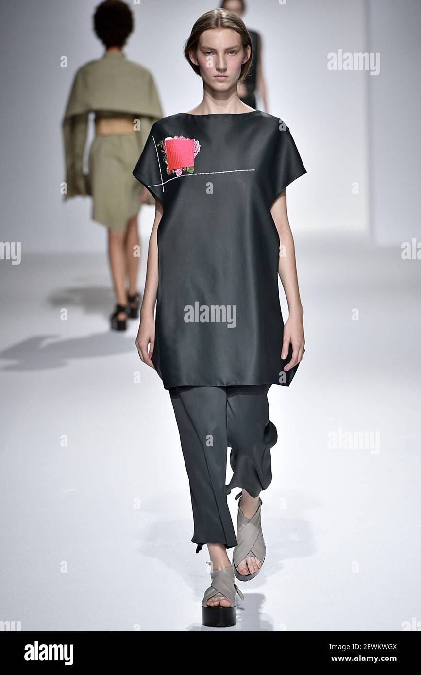 Lisa Helene Kramer attends Paris: Chalayan RTW Spring Summer 2017 on ...