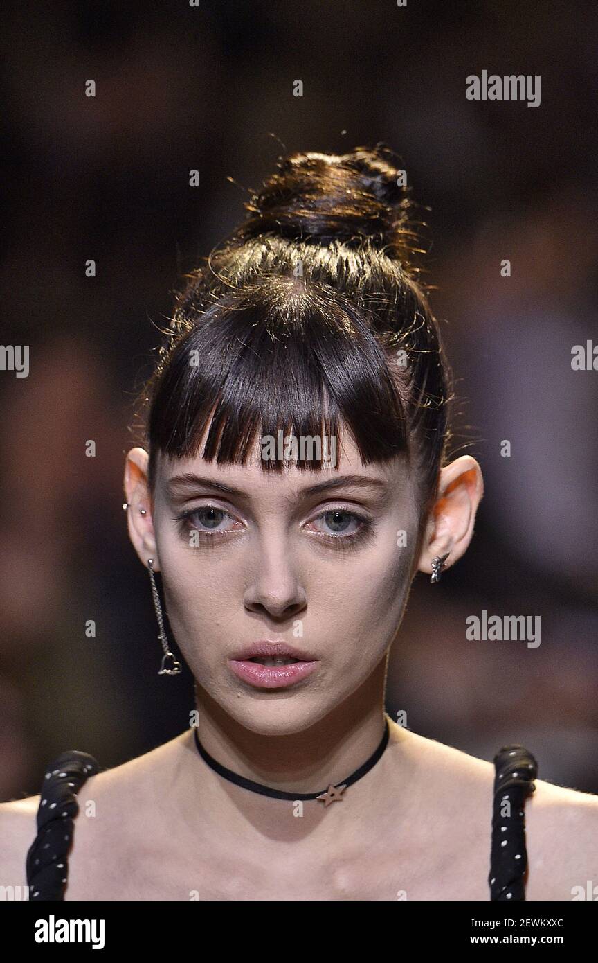 Matilda Dods attends Paris: Christian Dior RTW Spring Summer 2017 on ...