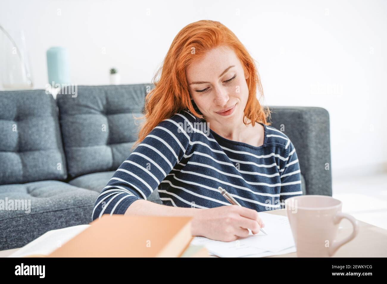 Teen homework studying learning hi-res stock photography and images - Alamy
