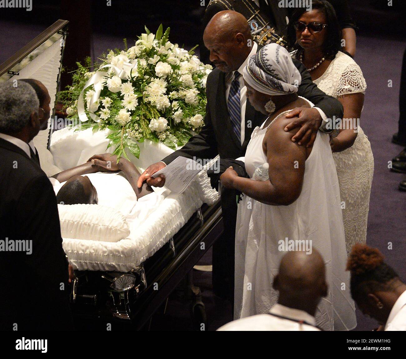 Family members say goodbye to Keith Lamont Scott Sr., on Friday, Oct ...