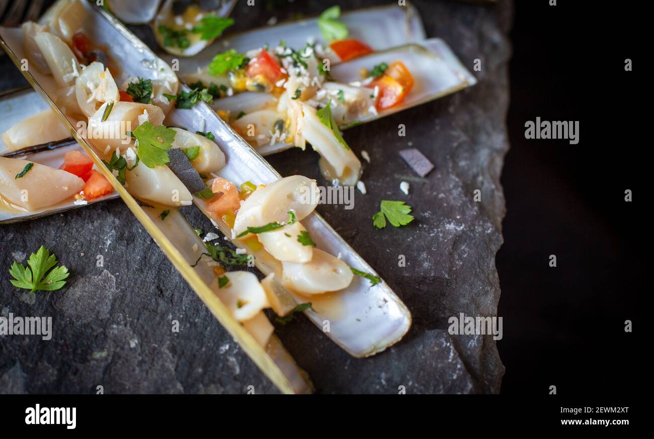 Razor clams hi-res stock photography and images - Alamy
