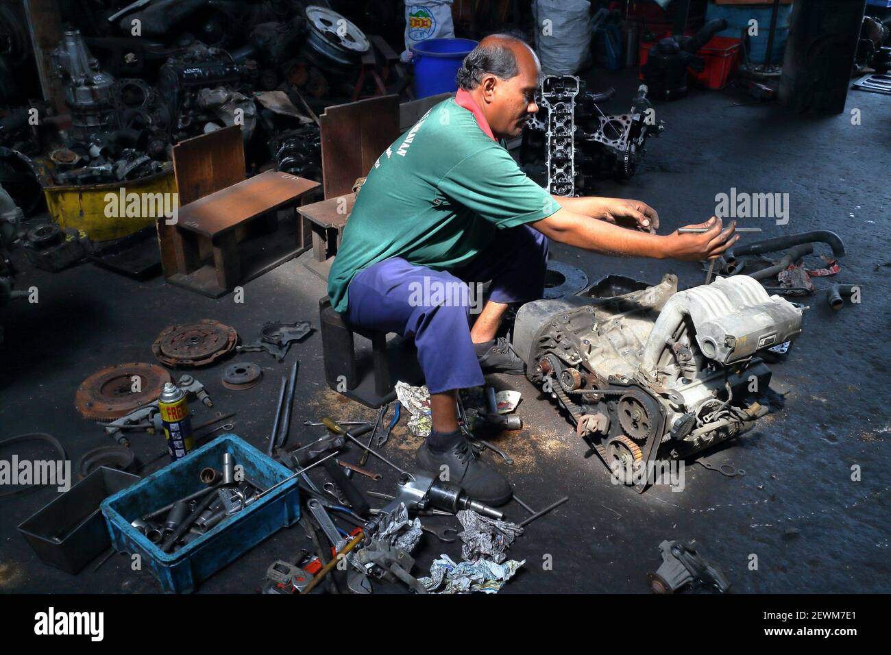 Mending engine hi-res stock photography and images - Alamy