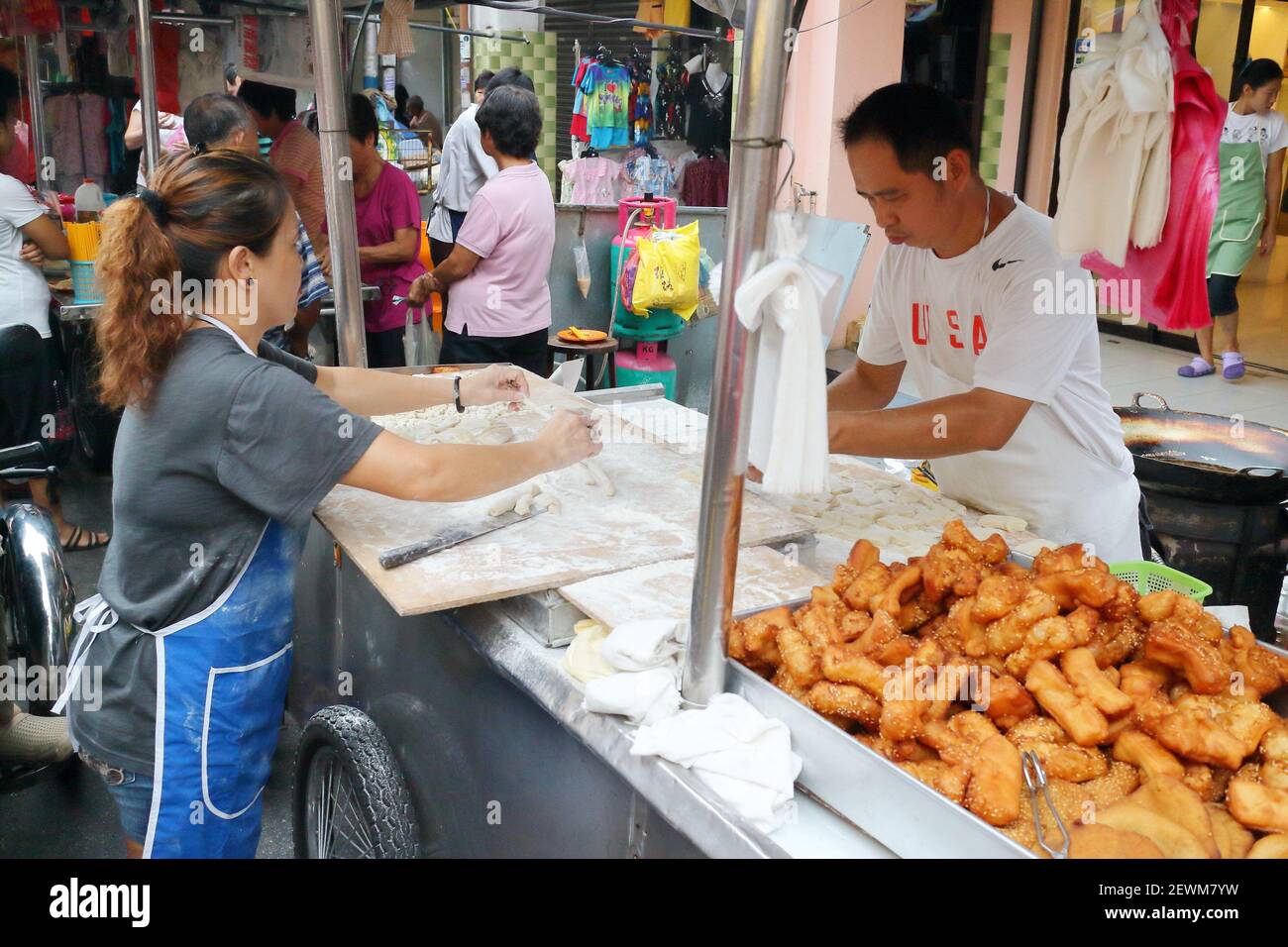 Malay stall hi-res stock photography and images - Alamy