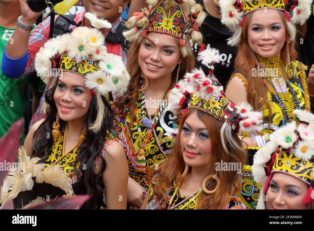 Dayak Traditional Costumes High Resolution Stock Photography and Images ...