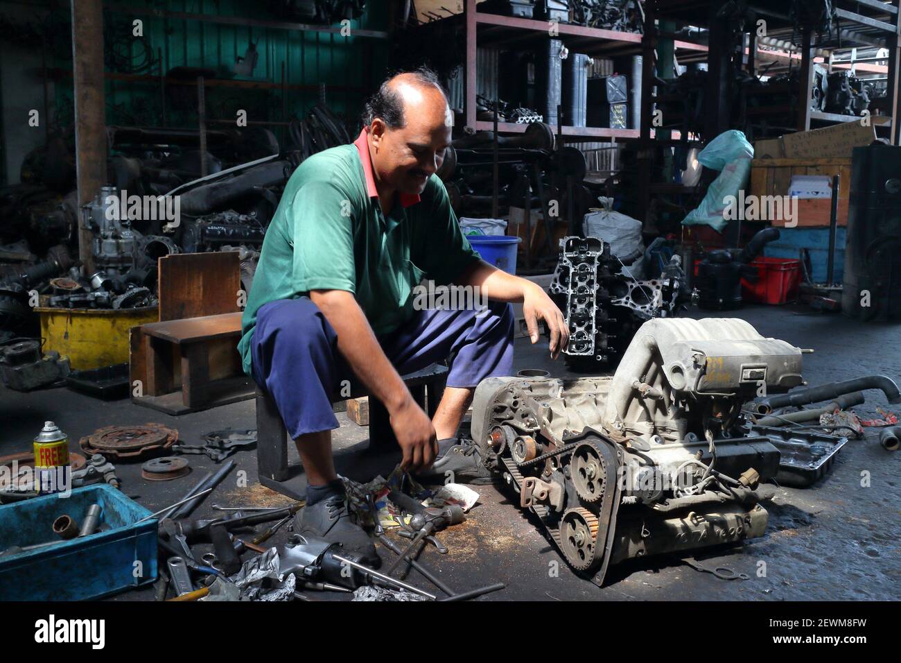 Human mechanics hi-res stock photography and images - Alamy