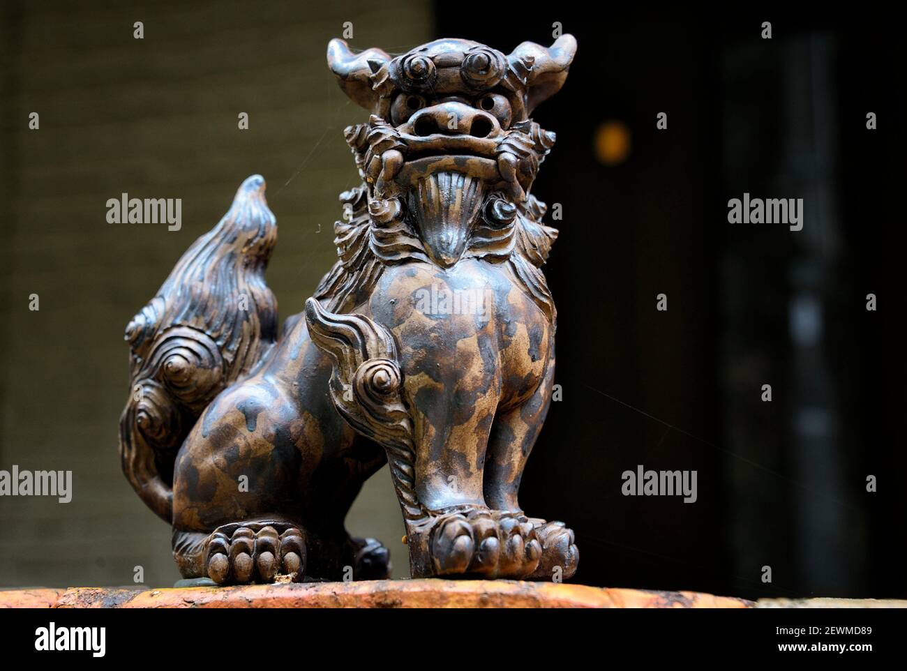 Japanese Guardian Statue High Resolution Stock Photography and Images ...