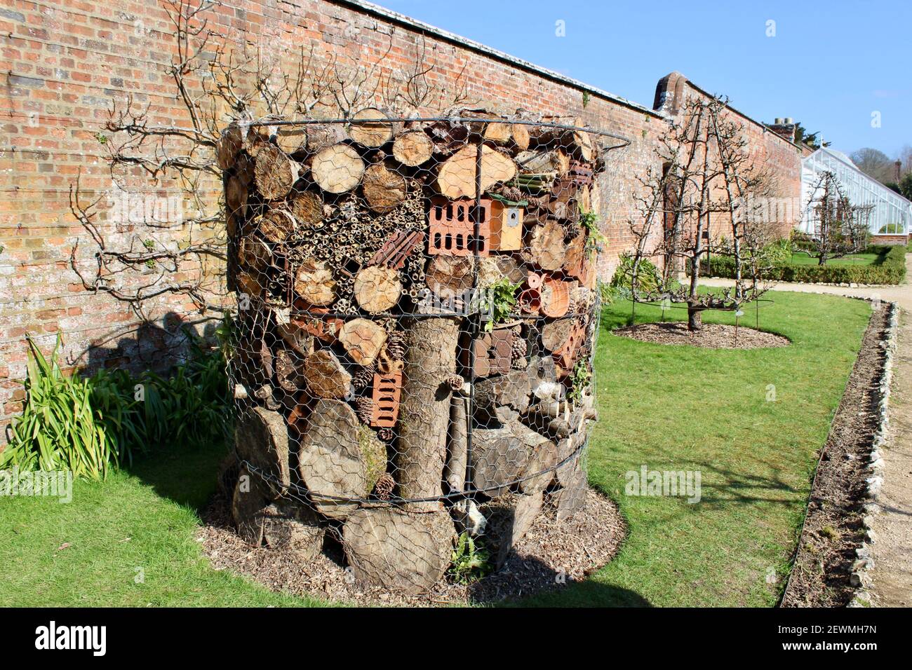 Insect hotel hi-res stock photography and images - Alamy