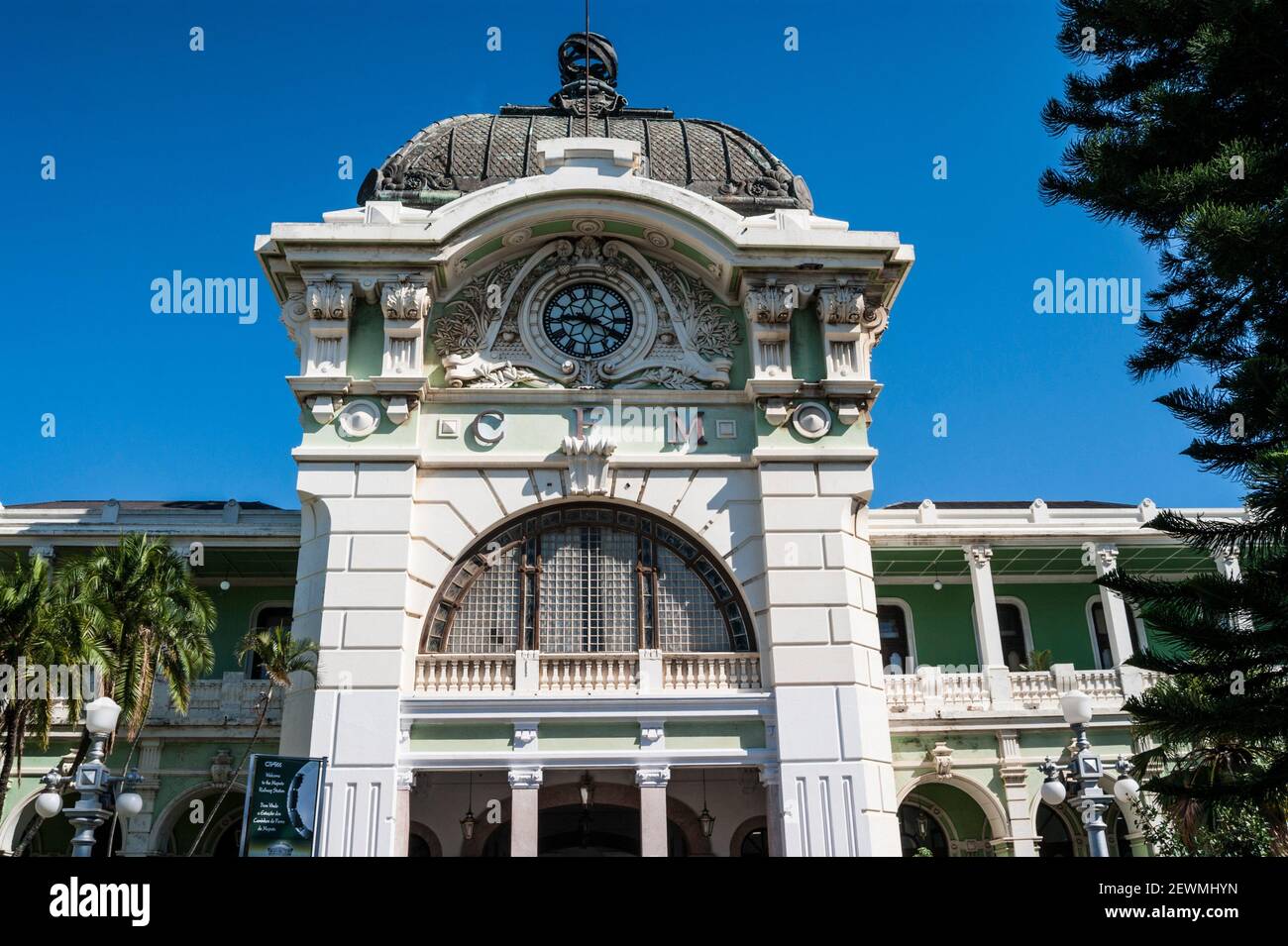 Cfm railway station maputo hi-res stock photography and images - Alamy