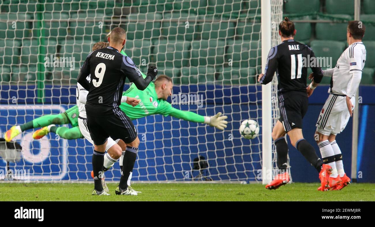 Karim Benzema (Real), bramka, Arkadiusz Malarz (Legia), Legia Warsaw ...