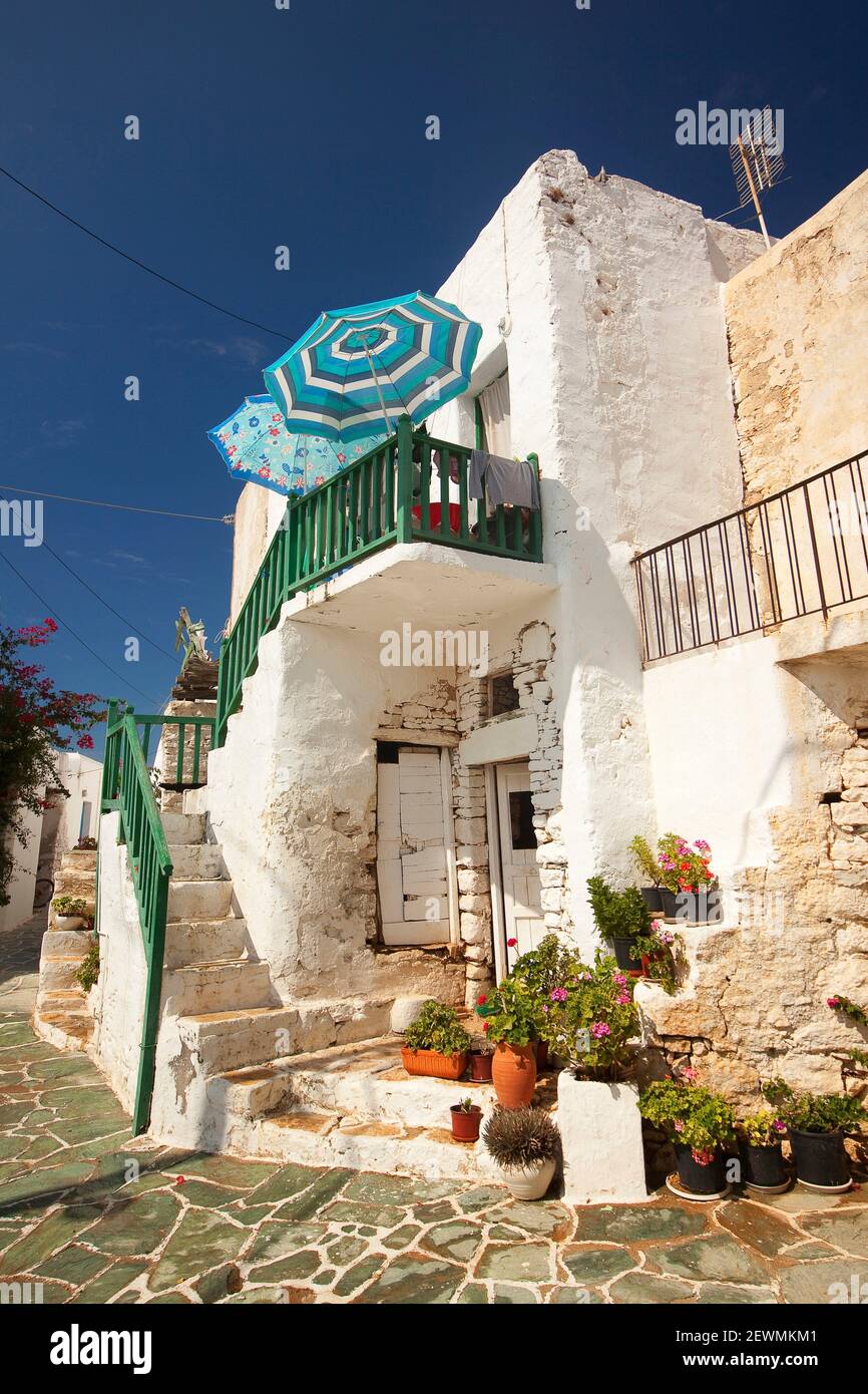 Traditional greek islands architecture hi-res stock photography and ...