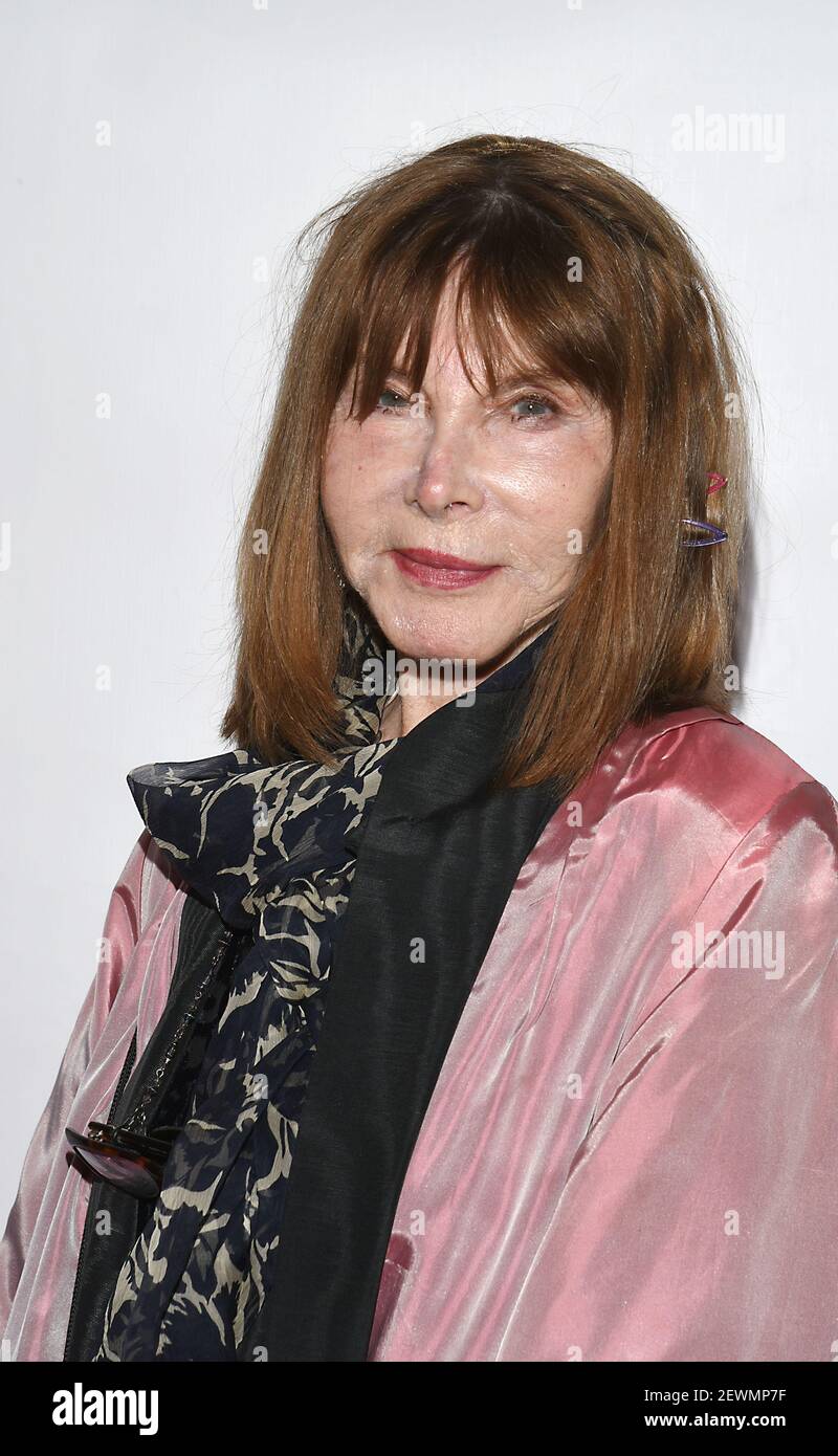Lee Grant attends the 30th Annual Museum of the Moving Image Salute to ...