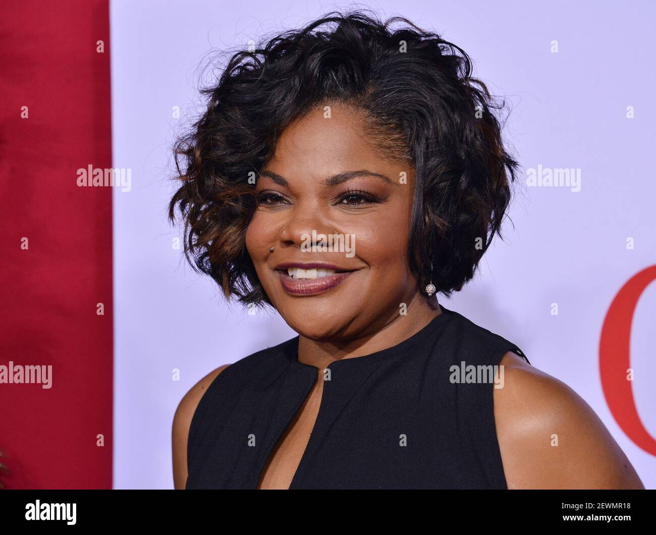 Mo'Nique arrives at Universal's "Almost Christmas" Los Angeles Premiere ...