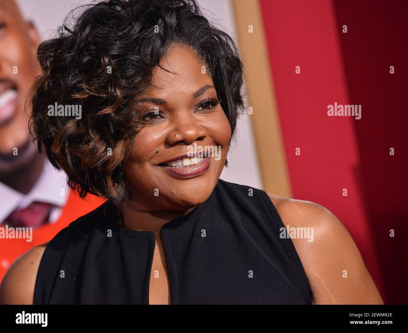 Mo'Nique arrives at Universal's "Almost Christmas" Los Angeles Premiere ...